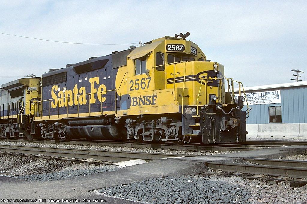 BNSF GP35u 2567